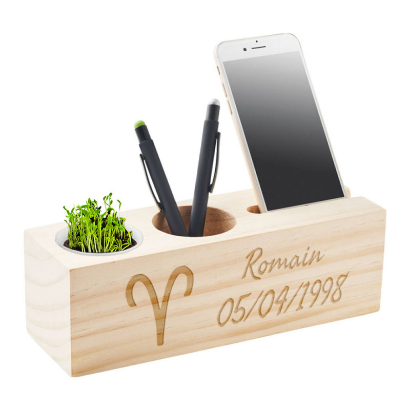 Station de bureau bois personnalisée avec plante